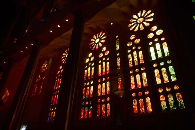 Barcelona: Sagrada Familia Skip-the-Line Guided Tour - What This Tour Offers and Why It Matters
