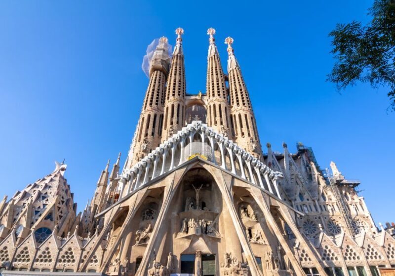 Barcelona: Sagrada Familia Skip The Line Insider Guided Tour - What Makes This Tour Stand Out?
