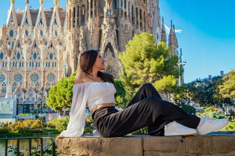 Barcelona: Sagrada Familia Skip-the-Line Tour & Photoshoot - The Price and Its Value