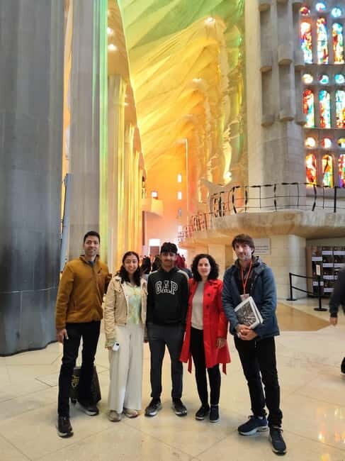 Barcelona: Sagrada Familia Skip-the-line Tour with Guide - Why This Tour Stands Out