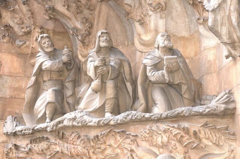Barcelona: Sagrada Familia Tour of the Facades in German - Why Choose This Tour?