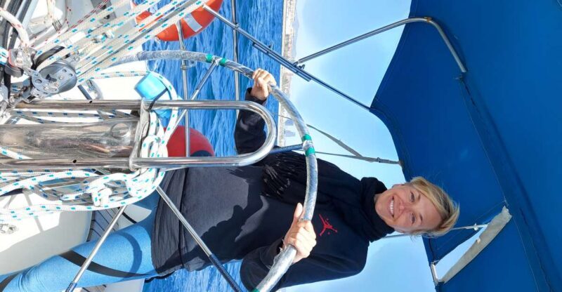 Barcelona Sailing Tour Drinks, snacks Swim & Stunning Views - Who is this tour best suited for?