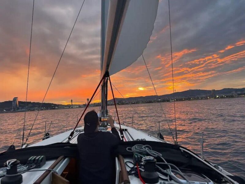 Barcelona: Sailing Tour with a Glass of Cava - An In-Depth Look at the Sailing Tour