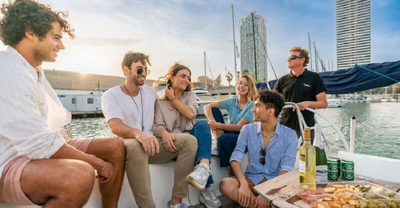 Barcelona: Sailing tour with drinks and aperitve - FAQ