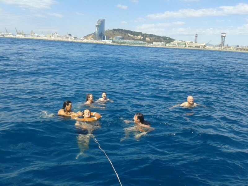 Barcelona: Sailing Tour with Vermouth and Drinks - Practical Tips for Your Booking