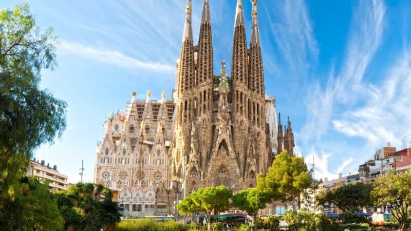 Barcelona: Sailing Trip, Sagrada Familia, and Casa Batlló - Starting with the Sailing