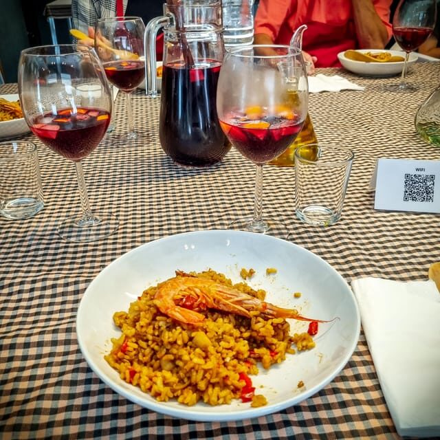 Barcelona: Seafood Paella Maestro & Tapas & Sangria - Who Will Love This Experience?