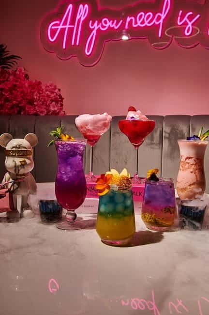 Barcelona: Sensory Dinner Signature Cocktail and Live Show - FAQs