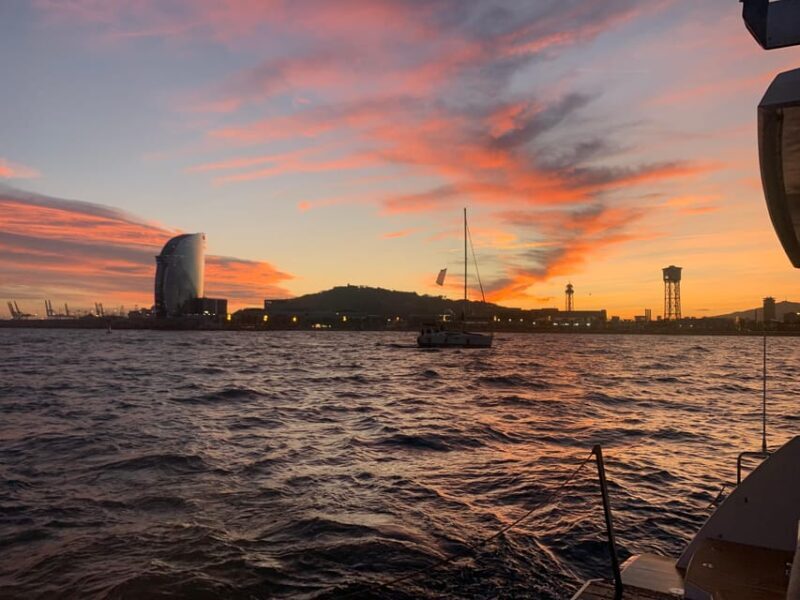 Barcelona: Shared cruise on luxury catamaran Drinks + Snacks - FAQ