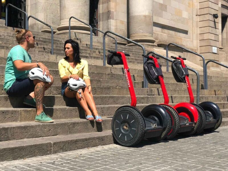 Barcelona: Sightseeing Park Ciutadella and Beach Segway Tour - A Practical Introduction to Barcelona in a Short Time