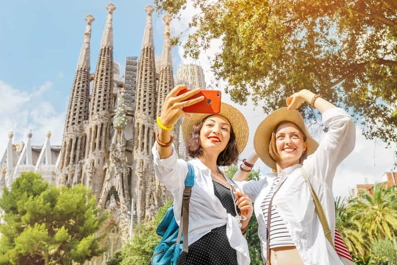 Barcelona: Small-Group Sagrada Familia Fully Guided Tour - What’s Included and What’s Not