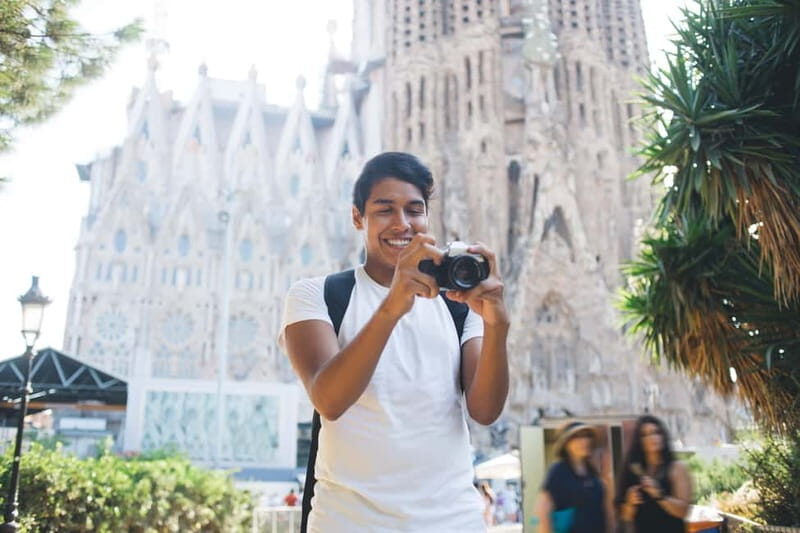 Barcelona: Small-Group Sagrada Familia Fully Guided Tour - Authentic Experiences and Authentic Insights