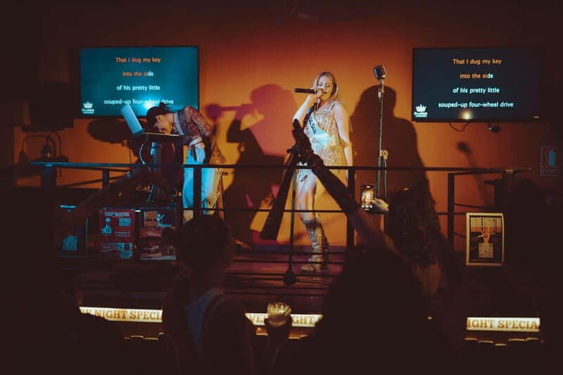 Barcelona Social Drinks Experience+Karaoke "Travellers Tour" - Frequently Asked Questions