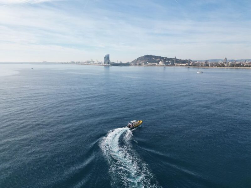 Barcelona: Speed boat skyline view - High-Speed Thrills and Iconic Landmarks
