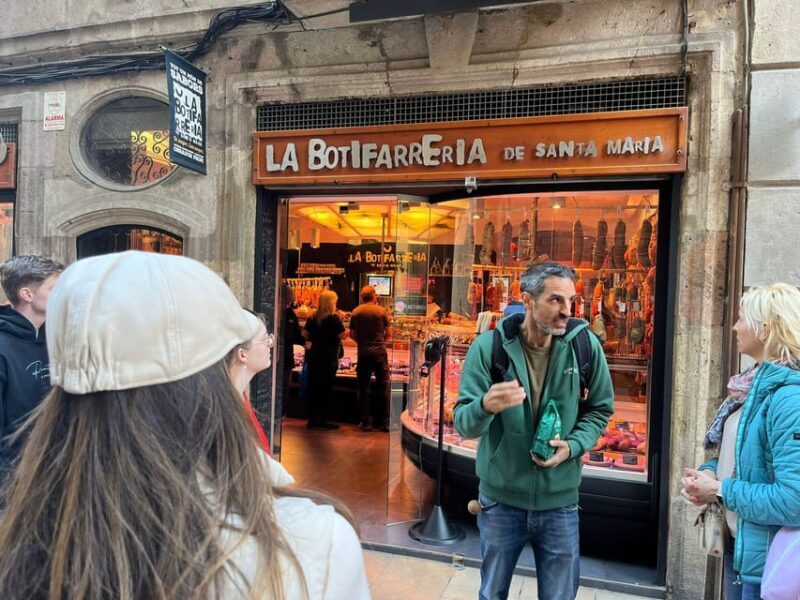 Barcelona: Street Food & Sightseeing Tour with Local Market - The itinerary: what you’ll experience