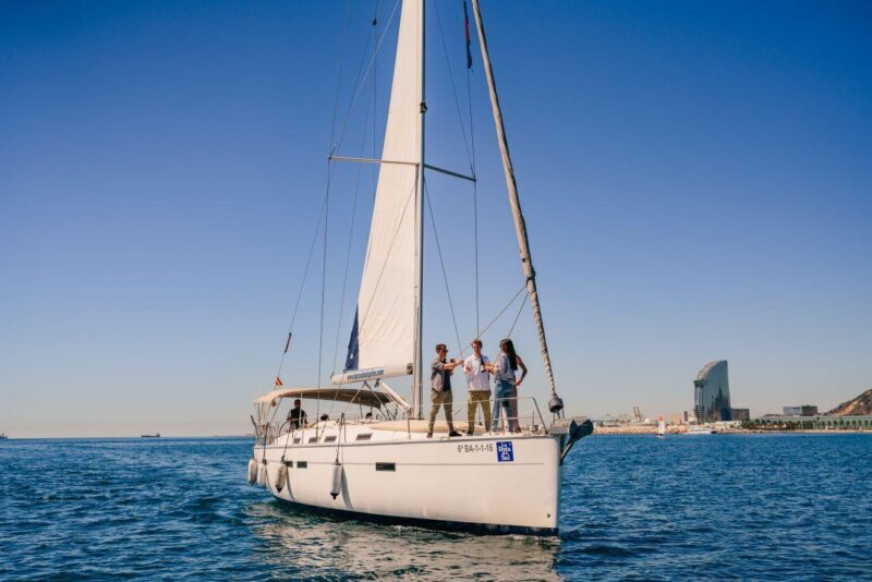 Barcelona: Sunset sail trip, GINTONIC workshop and open bar - What You Can Expect from the Experience