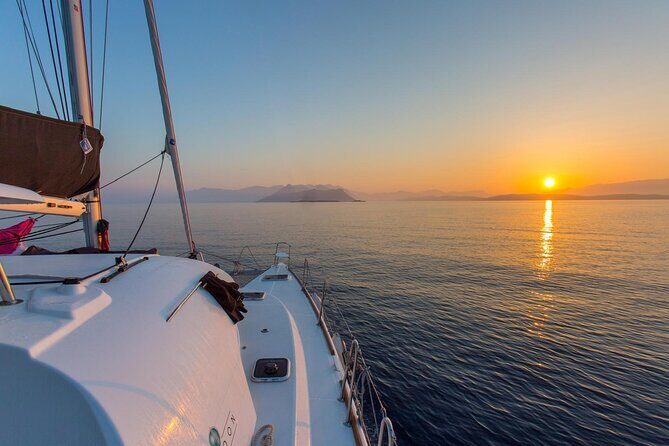 Barcelona Sunset Sailing with Wine and Tapas - Boarding the Catamaran
