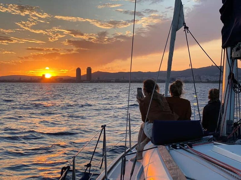 Barcelona: Sunset Skyline Cruise with Cava and Snacks - Key Points