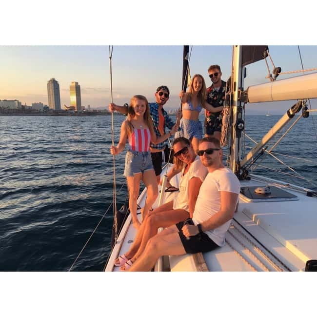 Barcelona: Sunset Skyline Cruise with Cava and Snacks - Authenticity and Customer Feedback