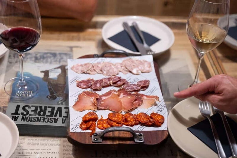 Barcelona: Tapas and Drinks Tour of Old Town - Key Points