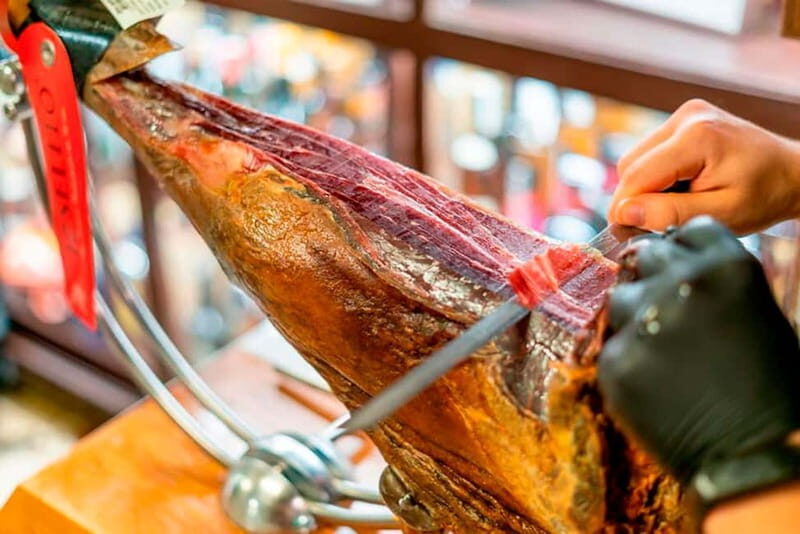 Barcelona: Tapas and Wine with Flamenco Show in the Old Town - The Value Proposition
