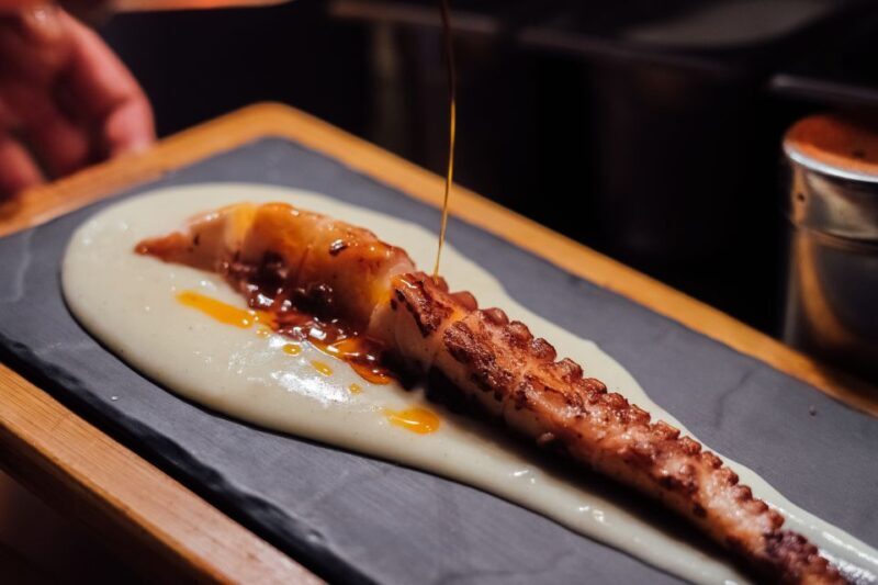 Barcelona: Tapas & Wine Private Walking Tour with Local Food - The Itinerary in Detail