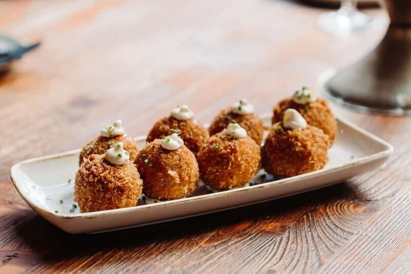 Barcelona: Tapas & Wine Tour in Born & Gothic Quarter - Key Points