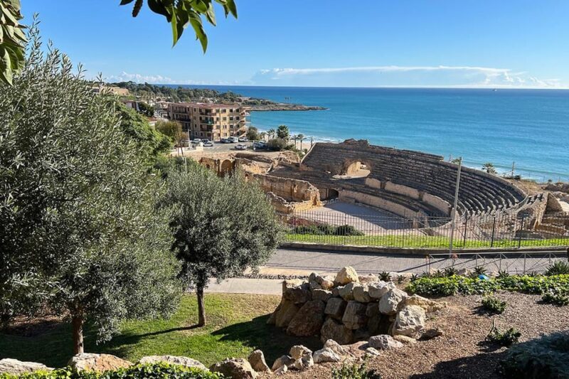 Barcelona: Tarragona & Sitges Guided Day Trip with Transfers - Afternoon in Sitges: Style and Sun