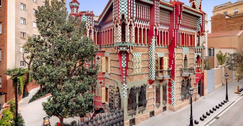 Barcelona: The 3 Gaudí Houses Tour - How the Tour Works: Step-by-Step