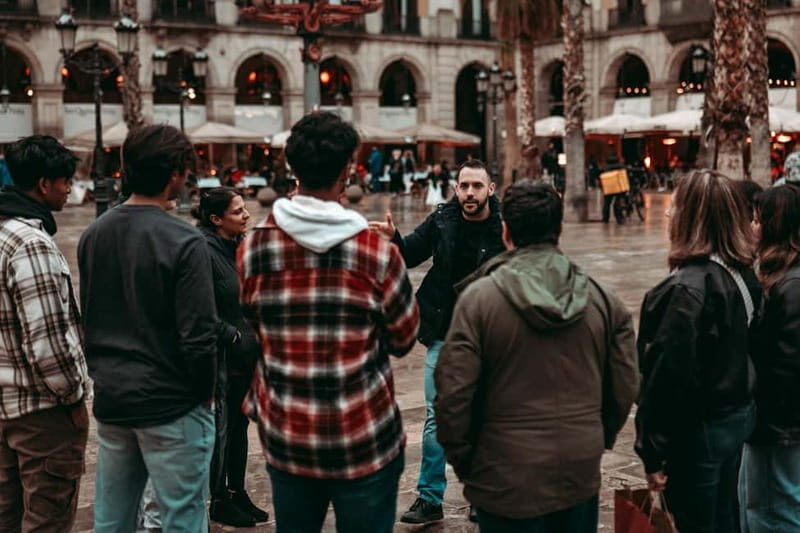 Barcelona: Tipsy Tapas & History Tour in the Gothic Quarter - A Detailed Look at the Tipsy Tapas & History Tour