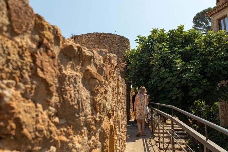 Barcelona: Tossa de Mar Day Tour - FAQ