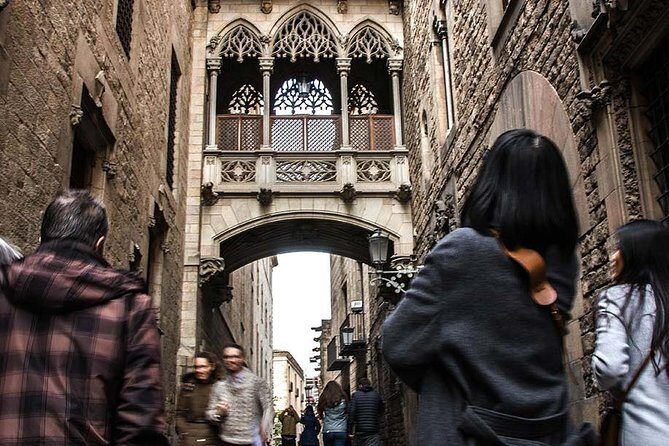 Barcelona Tour with Tapas: Historic Quarters Private Tour (3 Hours) - Who Will Love This Tour?