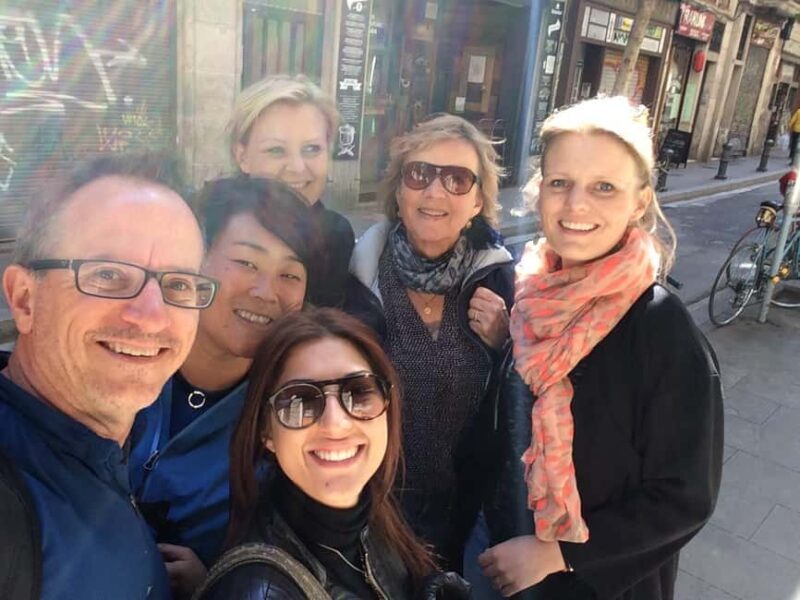 Barcelona Unlocked: Private Guided Experience - Why This Tour Works Well