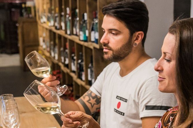 Barcelona: Wine Tasting and 5 Course Tapas Pairing Dinner - Why This Tour Works Well for Travelers