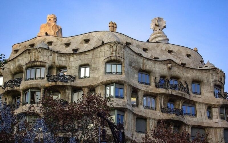 Barcelona:Private 2-Hour Best of Barcelona Tour with a Local - Price and Value Consideration