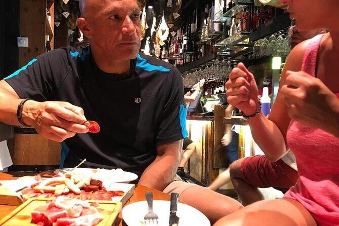 Barcelona´s Lunch or Dinner Tapas Tour: Food, drinks, happiness! - Why You’ll Love This Tapas Tour