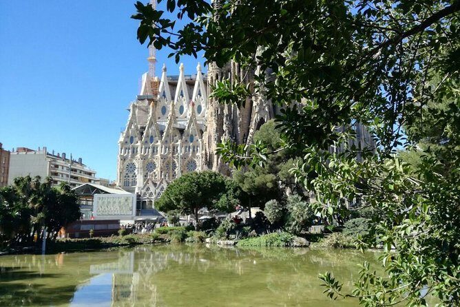 Barcelonas Soul: Sagrada Familia Tour - A Deep Dive into the Sagrada Familia Tour Experience