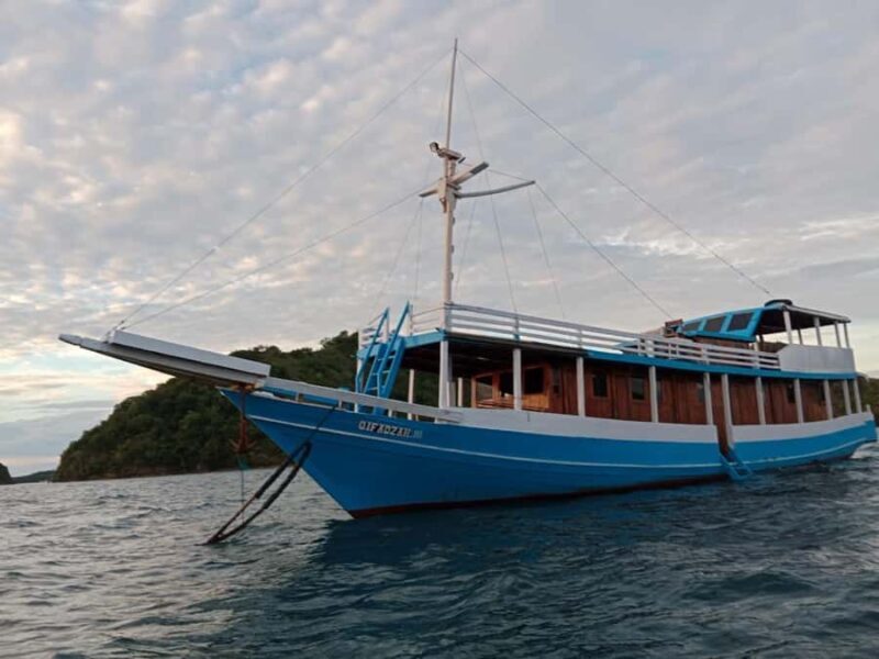 Bare Sea Liveaboard 2D1N on Standard Boat from Labuan Bajo - What to Expect from the Bare Sea Liveaboard