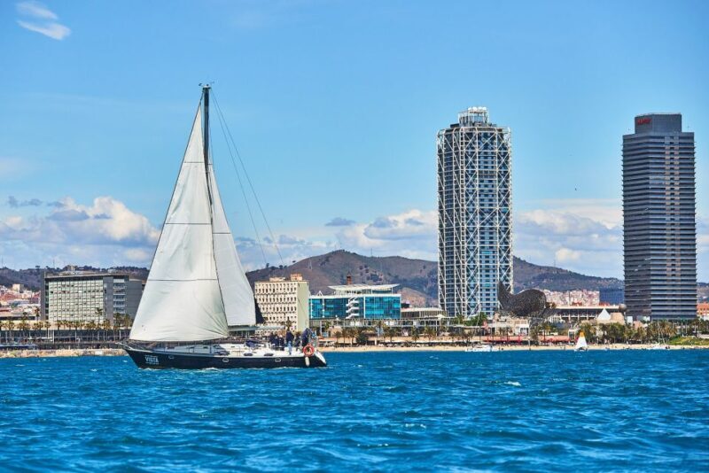 Barefoot: Private sailing cruise in Barcelona - Frequently Asked Questions