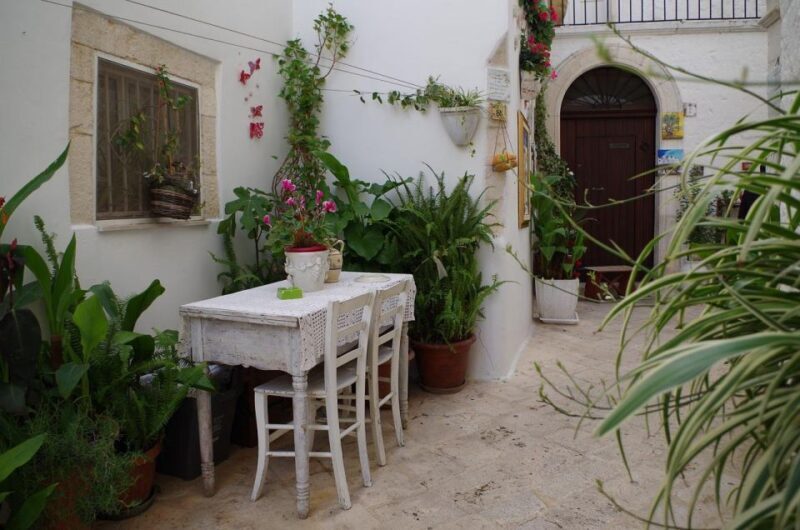 Bari: Alberobello, Martina Franca and Locorotondo Tour - Transportation and Group Size: Why It Matters