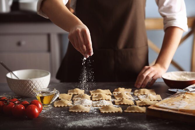 Bari: Home Cooking Class- Make Cavatelli & Capunti with Wine - Key Points