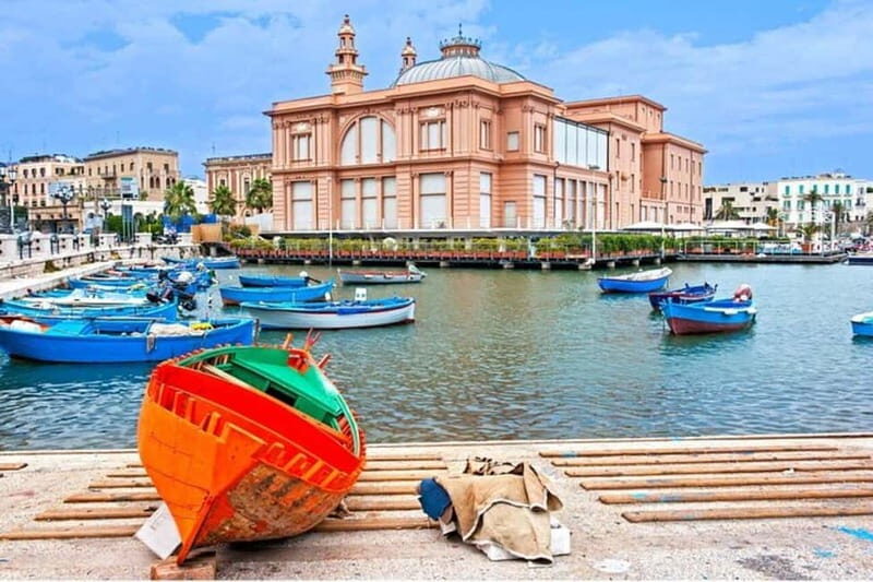 Bari : Must-see attractions Walking Tour - Key Points