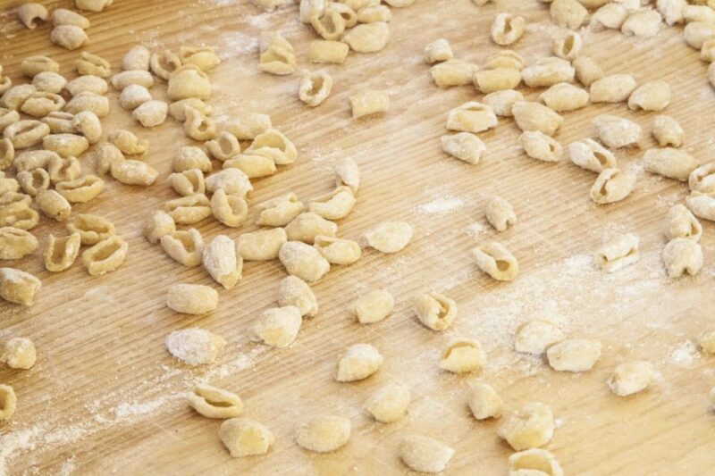 Bari: Pasta & Tiramisu Cooking Class at a Local's Home - Experience Authentic Italy with a Home Cooking Class in Bari