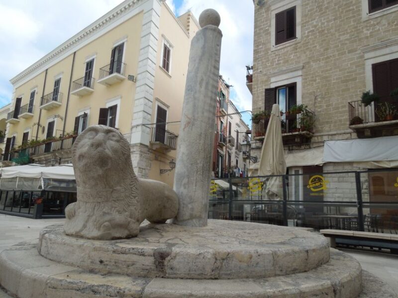 Bari: Private Food and Walking Tour - Key Points