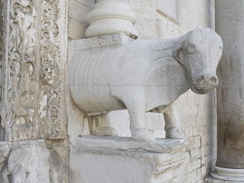 Bari: St. Nicholas Basilica and Crypt Guided Tour - The Practical Side: Price, Duration, and Accessibility