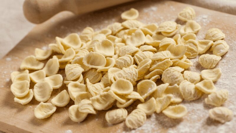 Bari: Street Food Walking Tour with Wine Tasting - Cultural Landmarks from the Outside