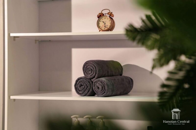 Basic facial care + Aroma Massage - Introduction: An Inviting Blend of Wellness and Beauty