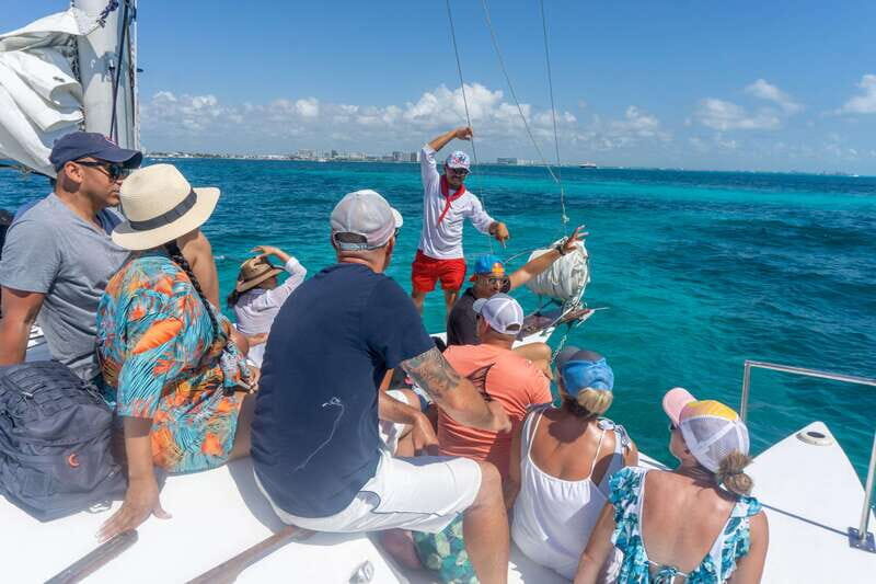 Basic Tour Isla Mujeres and Open bar - The Return and Social Atmosphere
