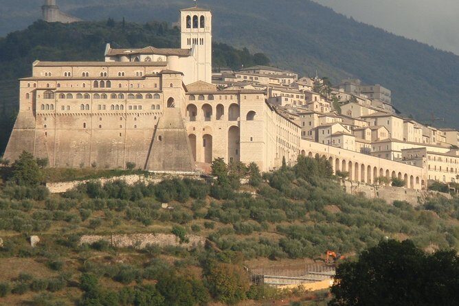 Basilica of St. Francis of Assisi. Tour with official guide - An Authentic Look at the Basilica of St. Francis