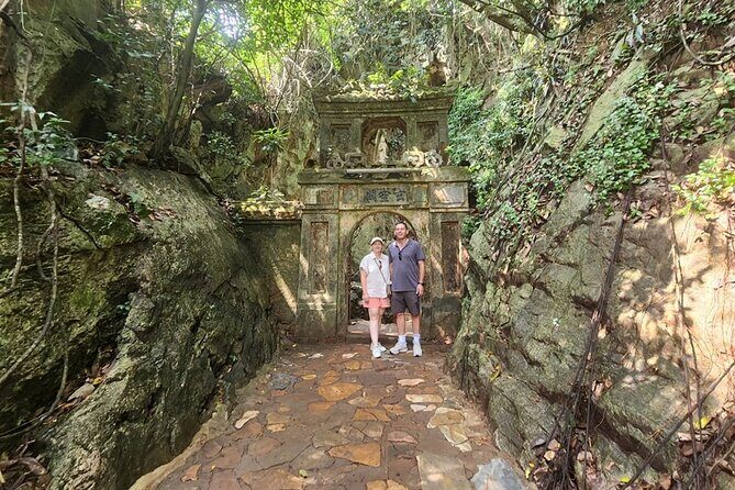 Basket Boat -Buffalo -Small Ethic Group Gallery & Marble Mountain - Key Points